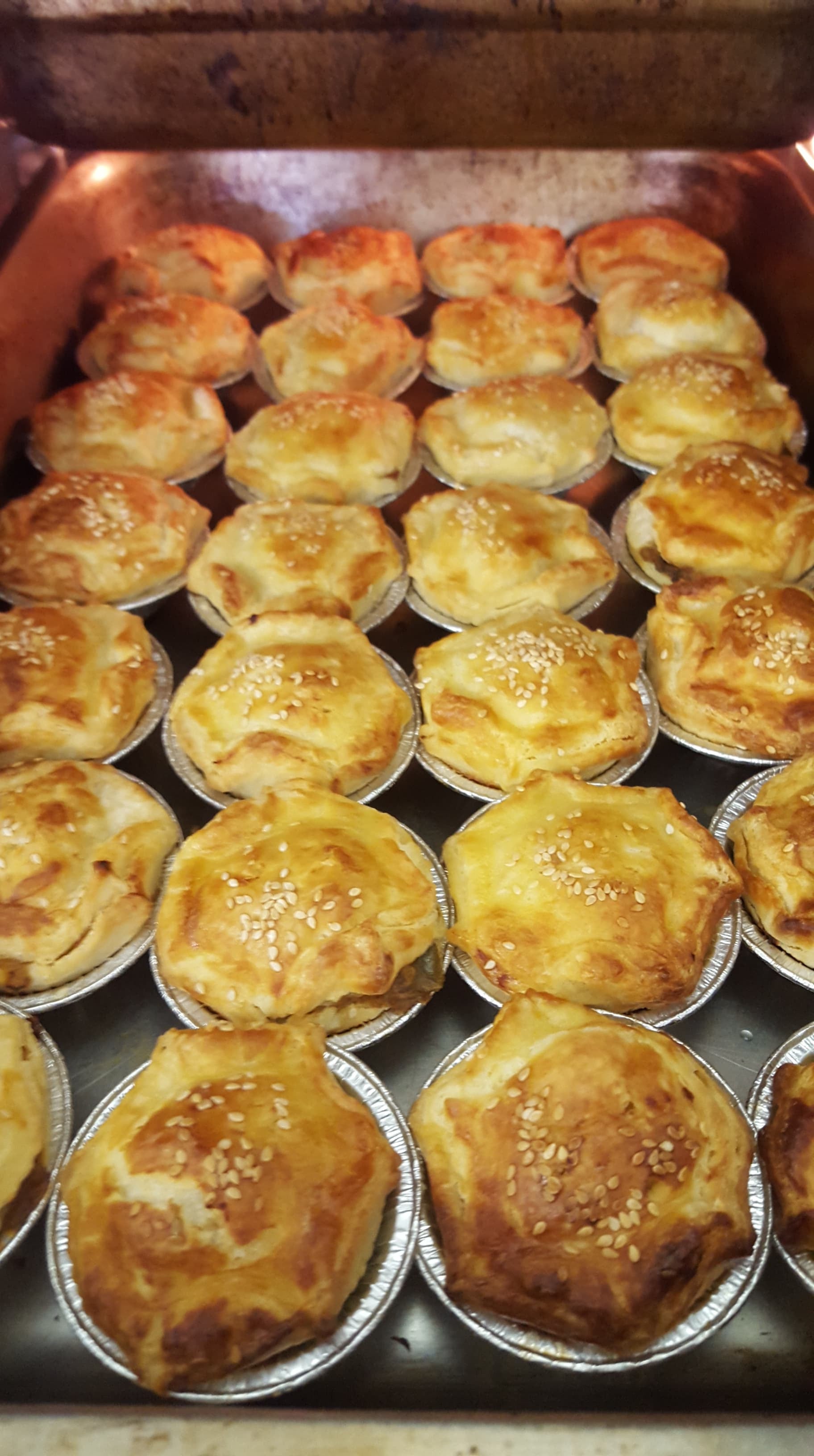 Assorted Party Pies ( Beef & Chicken - 10 ) | FoodWeDo